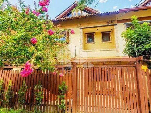 CASA/SOBRADO À VENDA PRÓXIMO À PUC