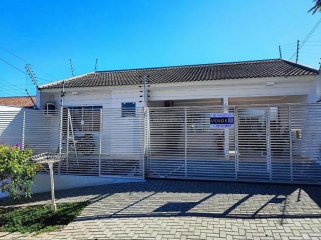 Casa/Sobrado Casa em Maringá