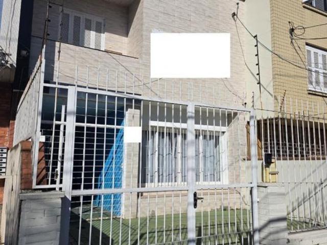 CASA/SOBRADO COM 3 DORMITÓRIOS 5 VAGAS NO BAIRRO FLORESTA
