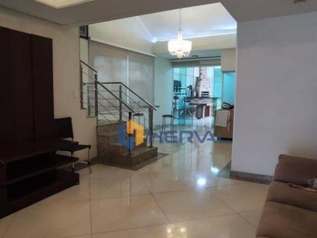 Casa/Sobrado com 3 quartos à venda, 335 m² por R$ 1.390.000 Jardim Higienópolis Maringá/PR