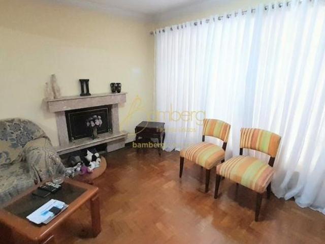 Casa/sobrado com 3 quartos, sendo 2 suítes, quintal, 2 vagas na Chácara Santo Antônio