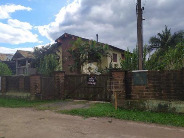 Casa/sobrado com 4 dormitórios, 2 suítes em Viamão