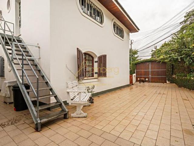 Casa/sobrado comercio/residencia, 332 m² de terreno e 178 m² de útil. 4 quartos, 2 suíte, 4 vagas