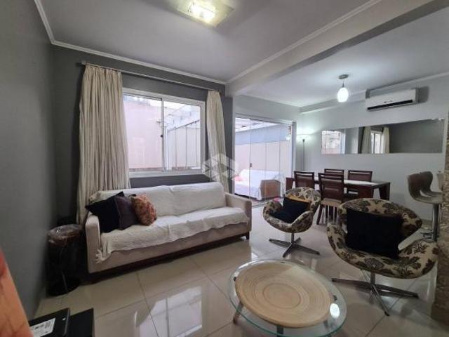 Casa/sobrado de 03 três dormitórios no bairro Moinhos de Vento em Canoas