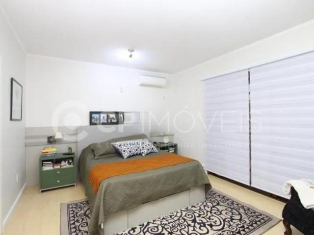 Casa/Sobrado em Porto Alegre, no bairro Jardim Itu Sabará, à venda