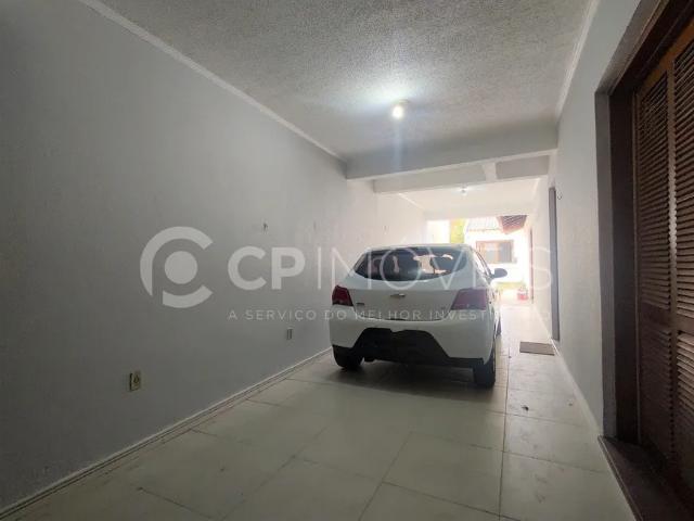 Casa/Sobrado em Porto Alegre, no bairro Jardim Planalto, à venda