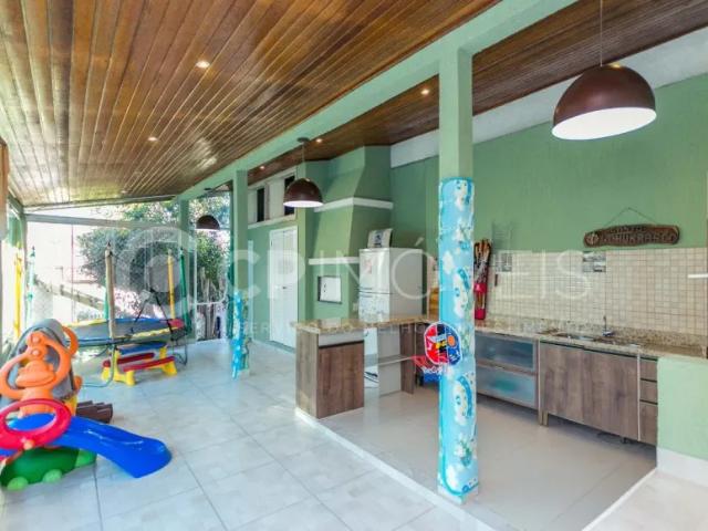 Casa/Sobrado em Porto Alegre, no bairro Vila Ipiranga, à venda