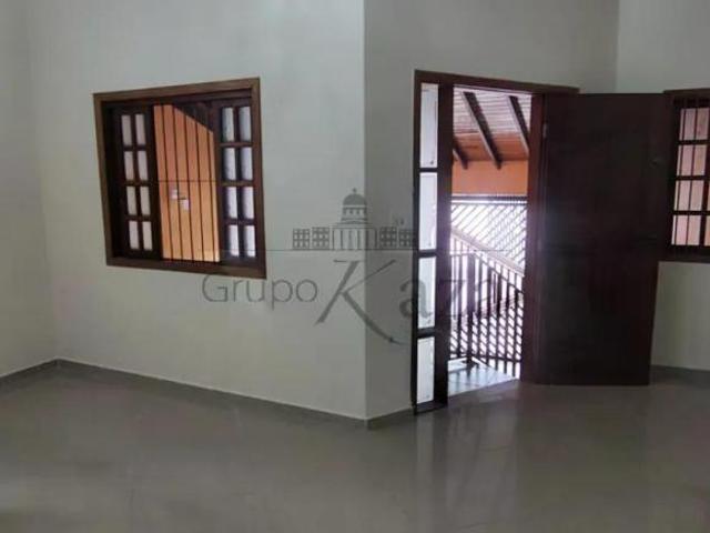 Casa/Sobrado Residencial Loteamento Villa Branca 4 Quartos 188m²