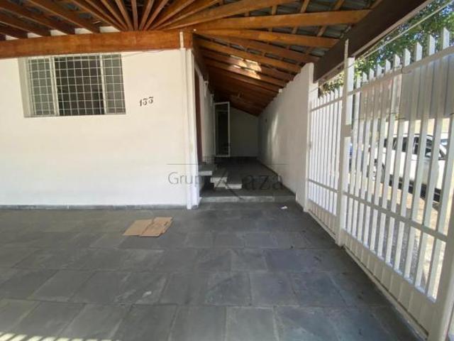 Casa/Sobrado Residencial No bairro Bosque dos Eucaliptos 3 Dorm. 4 vagas