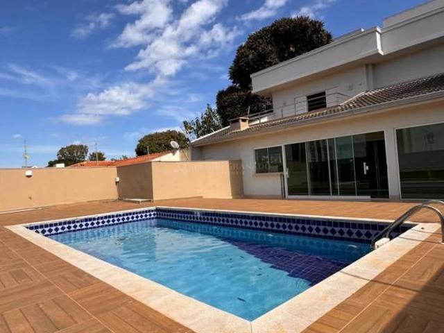 Casa/Sobrado Sobrado em Maringá
