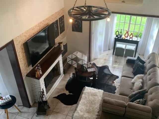 CASA/SÍTIO PASSO DA TAQUARA COM 5 DORMITÓRIOS, 4 BANHEIROS, 2 SUÍTES, VARANDA, ÁREA TOTAL 6052M2 E Á