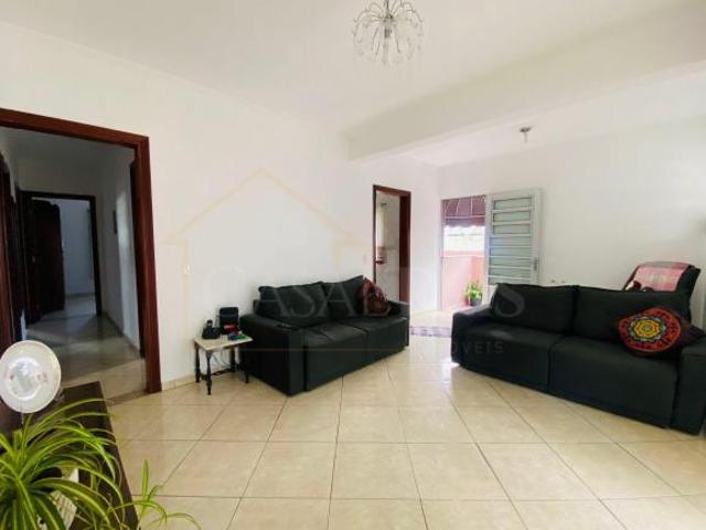 Casa/Ponto Comercial a Venda na Zona Leste