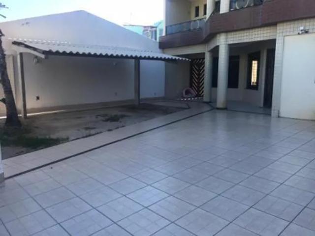 Casarão na passarela do caranguejo Atalaia