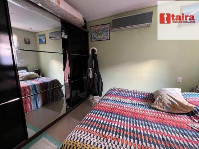 Casarão com Piscina / 3 suítes / 4 vagas / espaços amplos