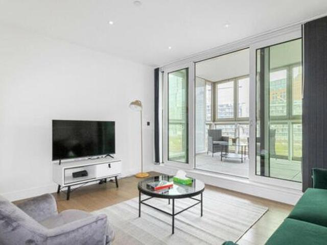 Cascade Court, Sopwith Way, 2 Bedroom Flat