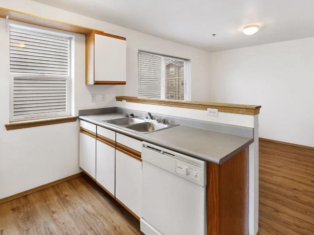 Cascade Place Apartments 4 Bedroom Apartment for Rent at 1020 23rd St, Bellingham, WA 98225 Happy Valley