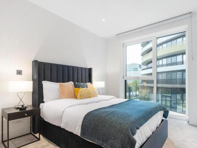 Cascade Way, London, 2 Bedroom Flat