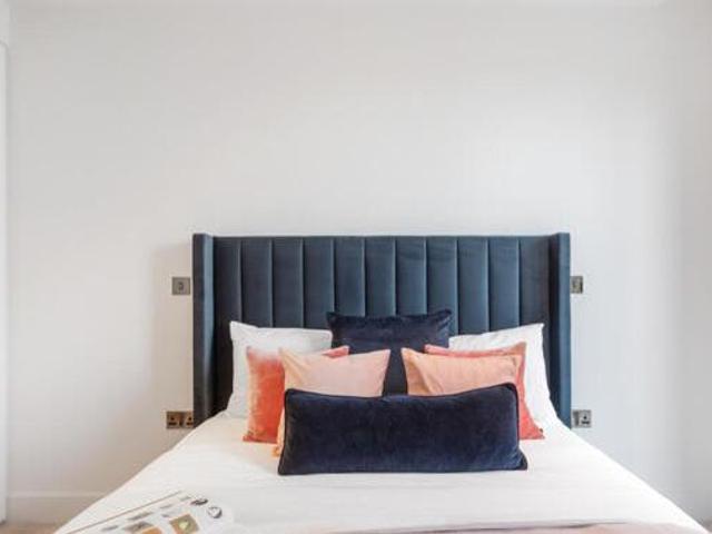 Cascade Way, London, 2 Bedroom Flat