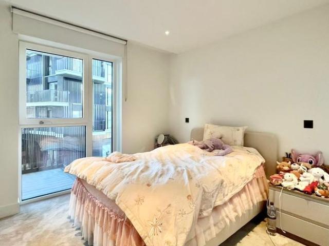 Cascade Way, London W12, 1 bed flat to rent, £3,120 pcm | PrimeLocation