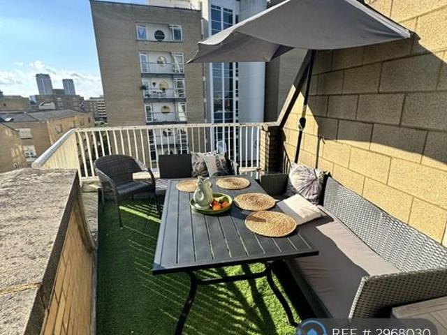 Cascades Tower, London, E14 3 bed flat to rent £3,750 pcm £865 pw