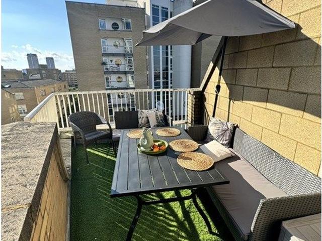 Cascades Tower, London E14, 3 bed flat to rent, £3,750 pcm | PrimeLocation