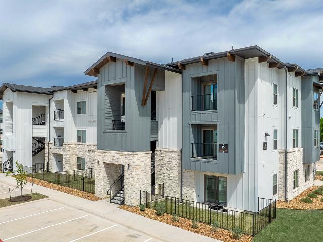 Cascades at Onion Creek 2 Bedroom Apartment for Rent at 2213 Cascades Ave, Austin, TX 78747