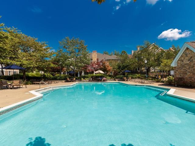 Cascades Overlook 2 Bedroom Apartment for Rent at 20803 Wallingford Sq, Cascades, VA 20165 Potomac Lakes