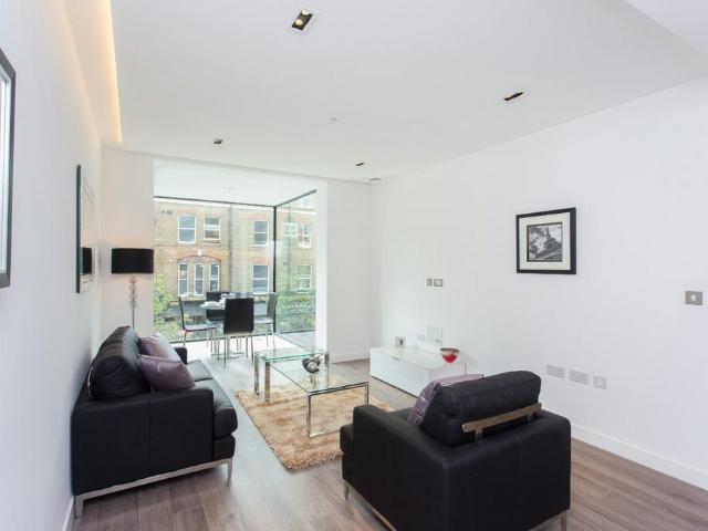 Cashmere House, 37 Leman Street. 1 bed flat to rent £2,817 pcm £650 pw