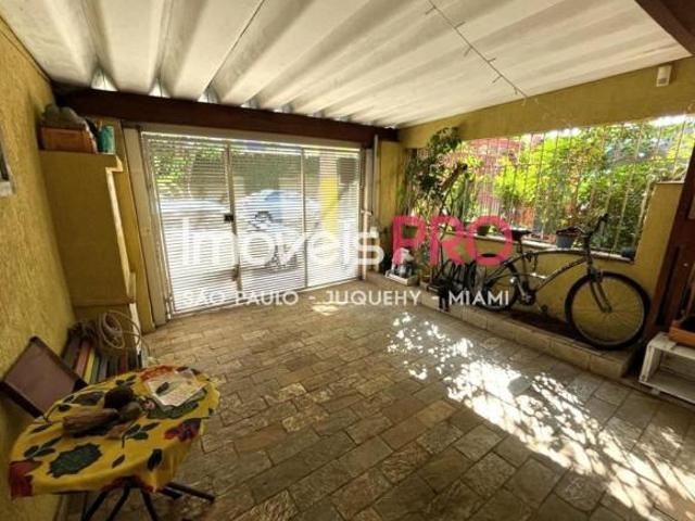 Casinha com ótimo potencial comercial e residencial !