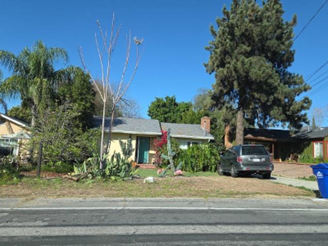 Casitas Ave