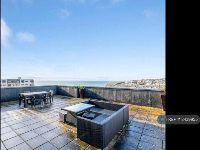 Caspian Heights, Brighton, BN2 2 bed flat to rent £1,550 pcm £358 pw