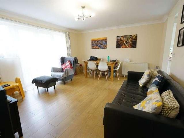Caspian Way, Purfleet on thames, RM19