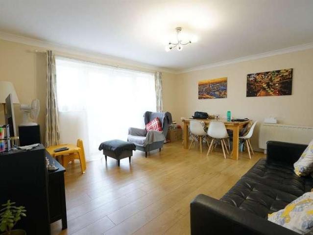Caspian Way, Purfleet on thames, RM19
