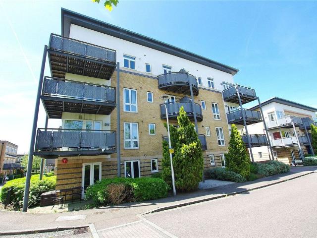 Cassio Place WD18, Watford, 2 bed flat to rent, £1,875 pcm | PrimeLocation