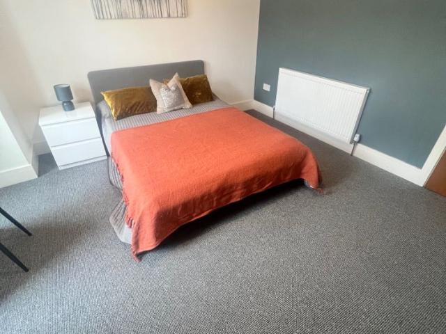 Cassio Road 17CASS Room 2