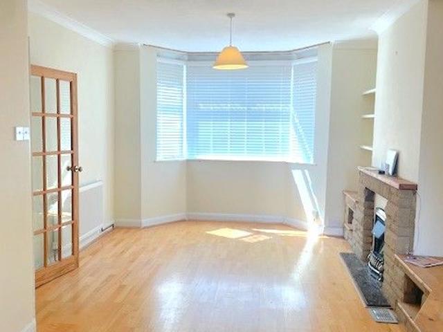 Cassiobridge Road, Watford WD18, 3 bed terraced house to rent, £2,200 pcm | PrimeLocation