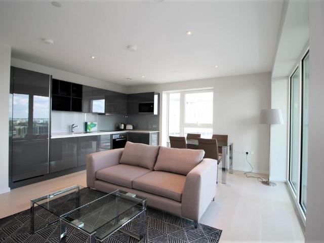 Cassia Point, 2 Glasshouse Gardens. 2 bed flat to rent £2,850 pcm £658 pw