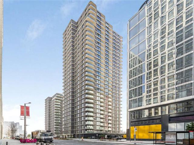 Cassia Point, Stratford E20 2 bed flat to rent £2,500 pcm £577 pw