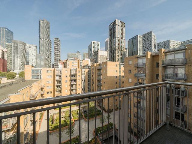 Cassilis Road, Canary Wharf E14, 2 bed flat to rent, £2,600 pcm | PrimeLocation