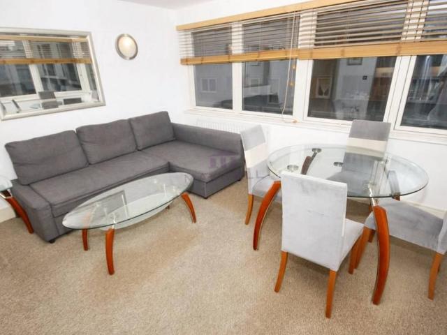 Cassilis Road, London E14, 1 bed flat to rent, £1,995 pcm | PrimeLocation