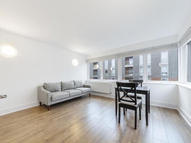 Cassilis Road, London E14 1 bed flat to rent £2,000 pcm £462 pw