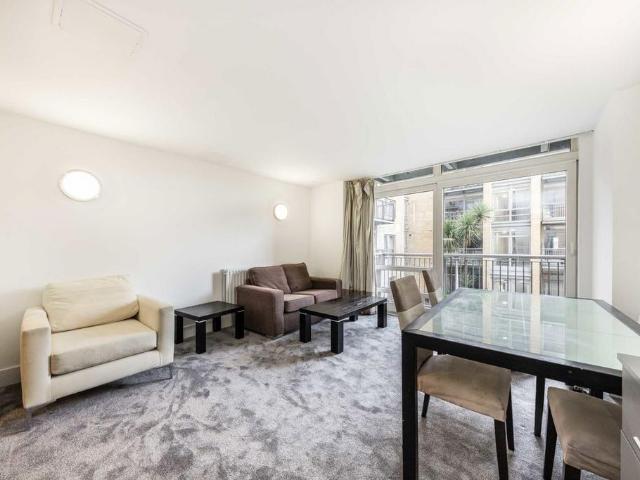 Cassilis Road, London E14 1 bed flat to rent £2,000 pcm £462 pw