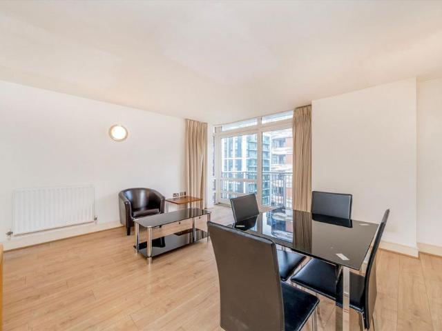 Cassilis Road, London E14 1 bed flat to rent £2,200 pcm £508 pw