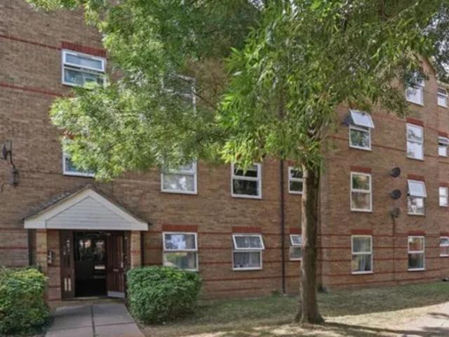 Cassis Court, Loughton, Essex, Ig10 | 2 bed apartment for rent #161310526 | Rentberry