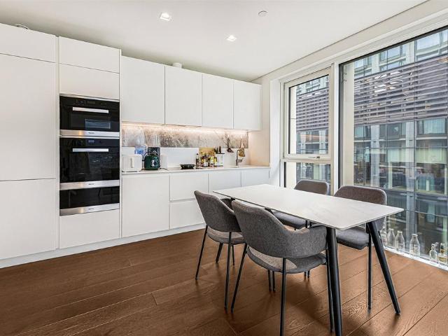 Casson Square, London, SE1 2 bed apartment to rent £6,000 pcm £1,385 pw