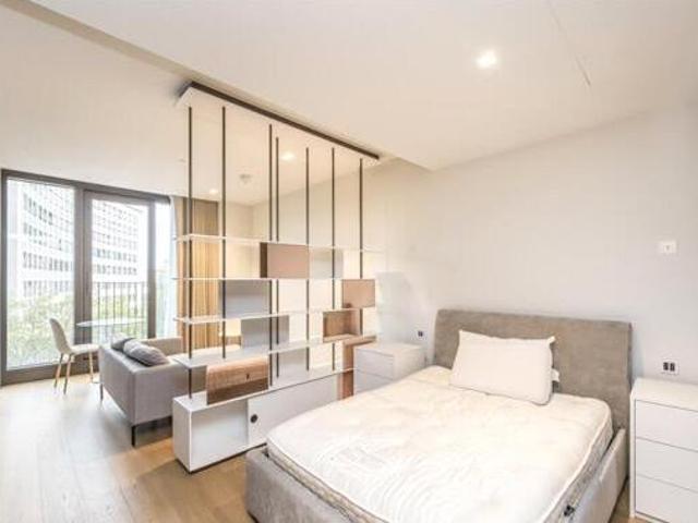 Casson Square, London, Studio Apartment For