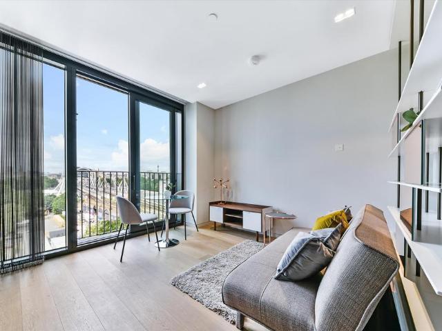 Casson Square, Southbank, London, SE1 Studio to rent £2,925 pcm £675 pw