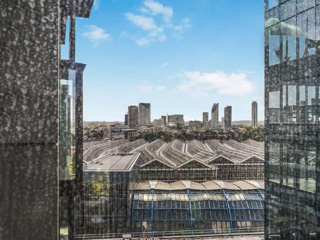 Casson Square, Southbank Place, SE1