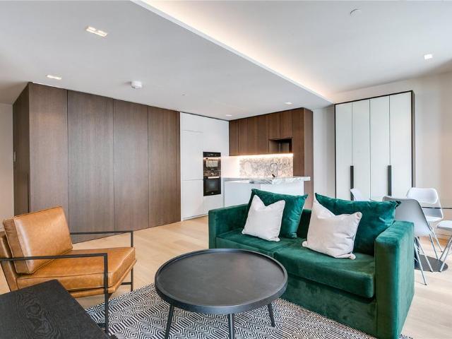 Casson Square, Waterloo, Southbank. 1 bed apartment to rent £3,965 pcm £915 pw