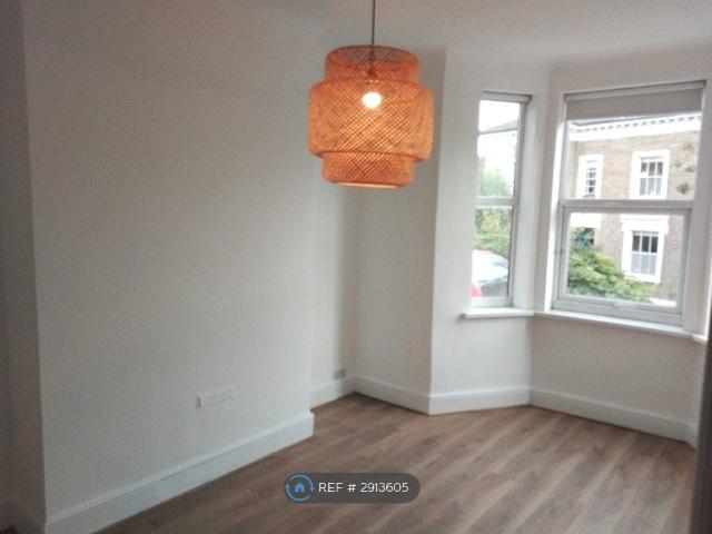 Cassland Road, London E9, 3 bed flat to rent, £3,000 pcm | PrimeLocation